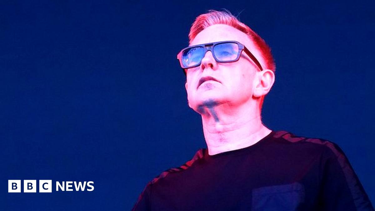 Depeche Mode keyboardist Andy Fletcher dies - BBC News