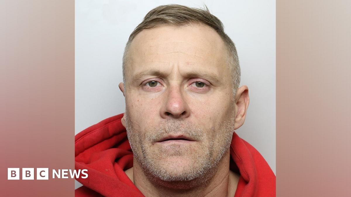 Bradford: 'Professional' burglars jailed for armed attack - BBC News