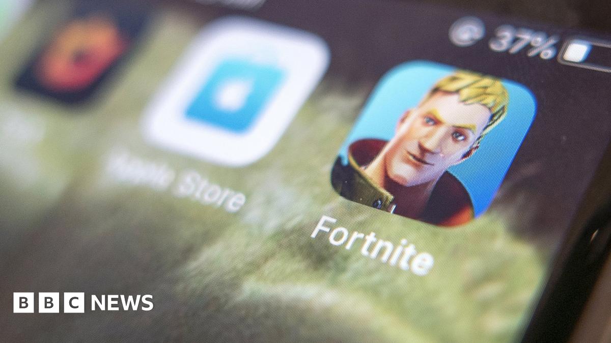Apple fires back in Fortnite App Store battle - BBC News