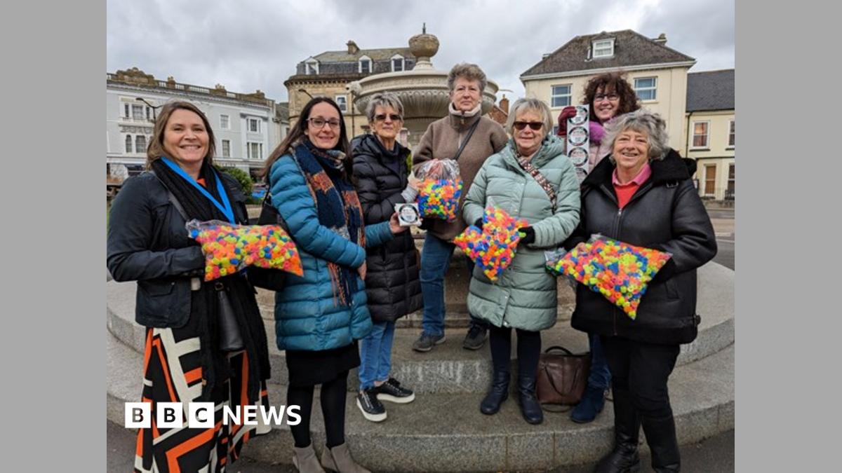 Anti-spiking kits to be handed out in Barnstaple pubs and clubs - BBC News