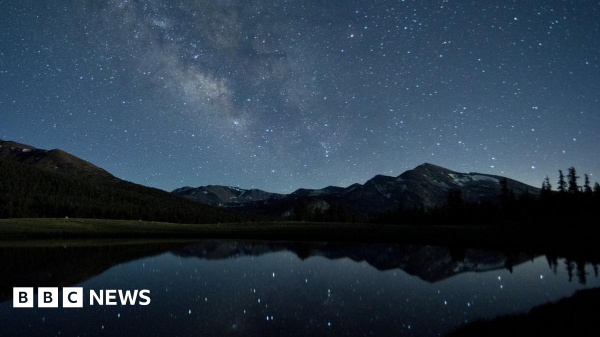 UFO report livestream: Nasa promises transparency as it steps up UFO research - BBC News