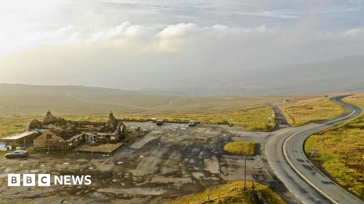 'Mecca for petrol-heads' plan for fire-hit Hartside Cafe - BBC News