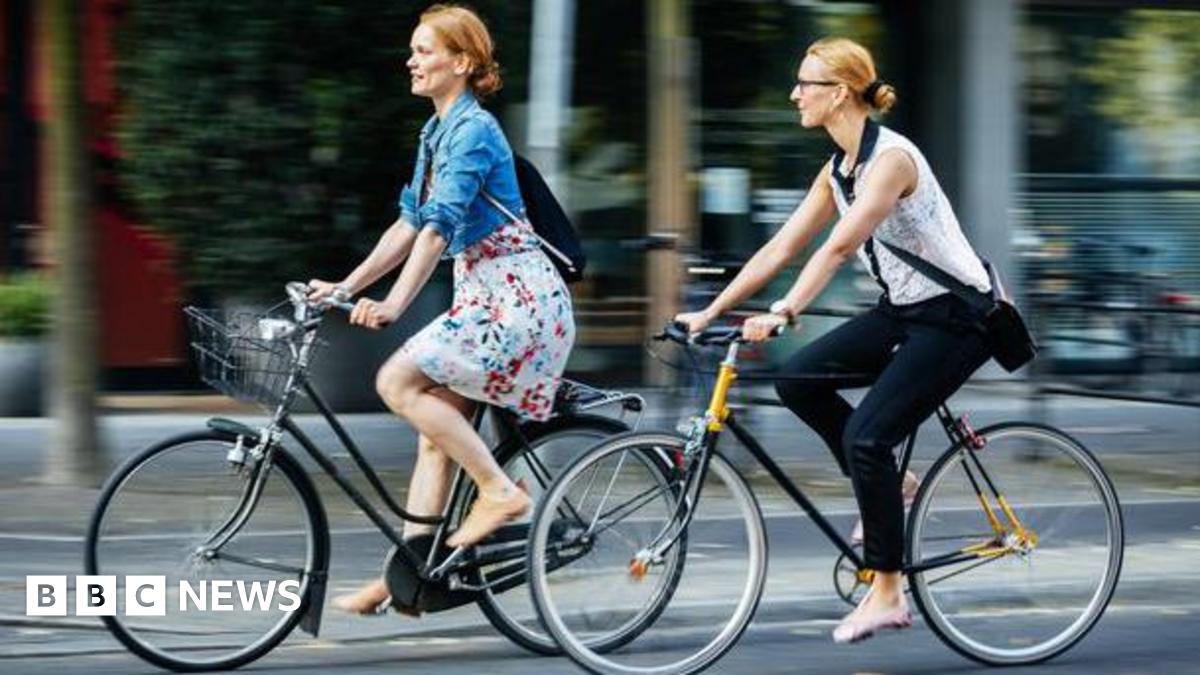 Black Country bus and cycle lane upgrades to improve city links - BBC News