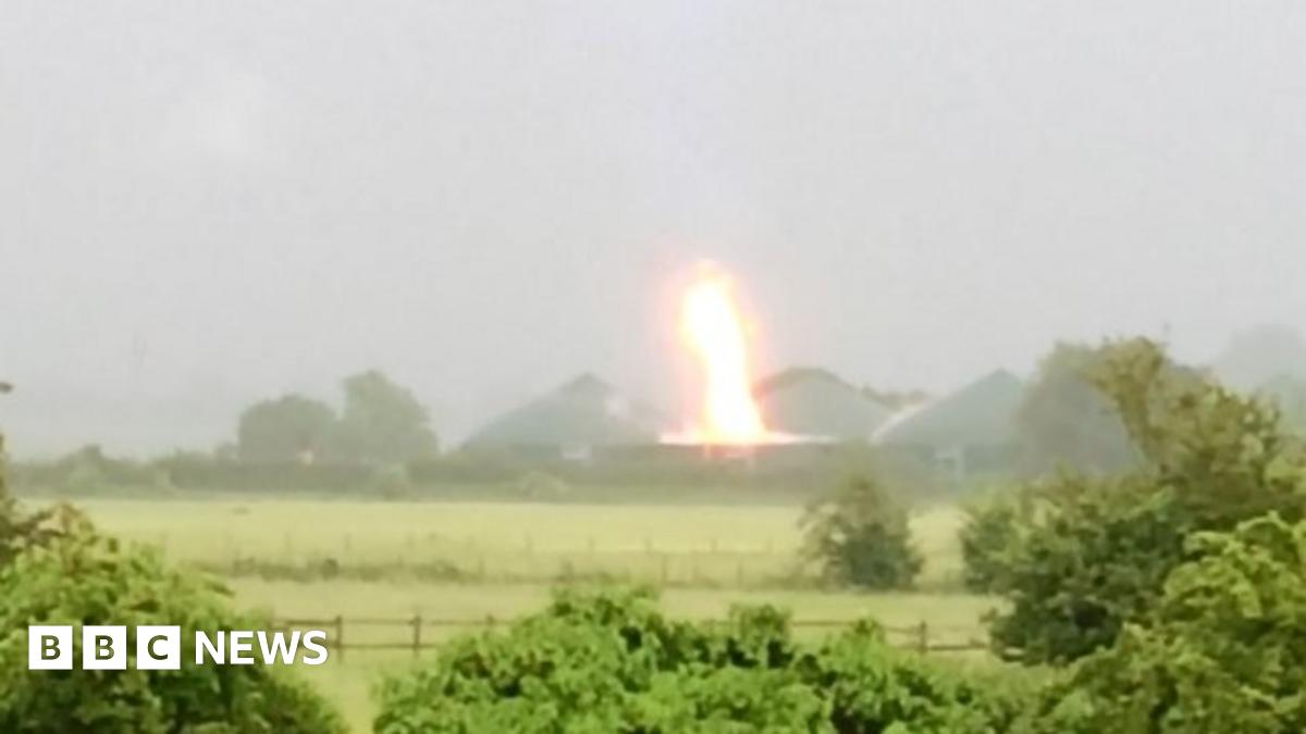 Oxfordshire lightning gas plant fireball causes £250k damage - BBC News