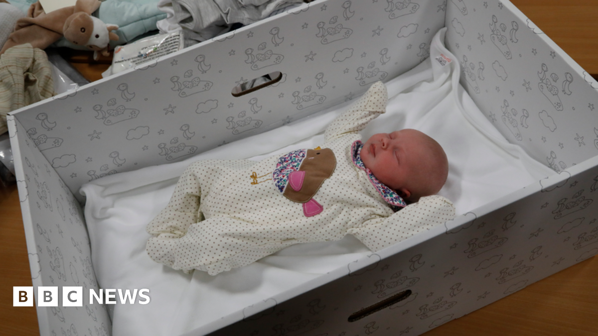 Scottish baby box pilot scheme launched - BBC News