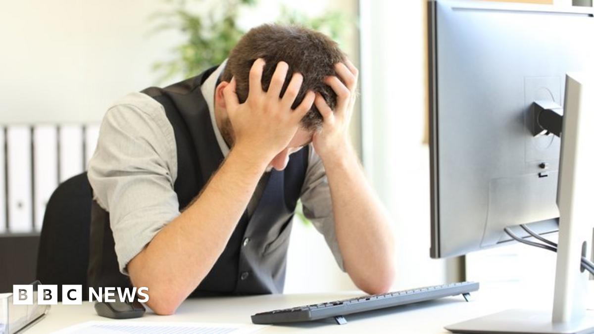 BT tops UK broadband complaints list - BBC News