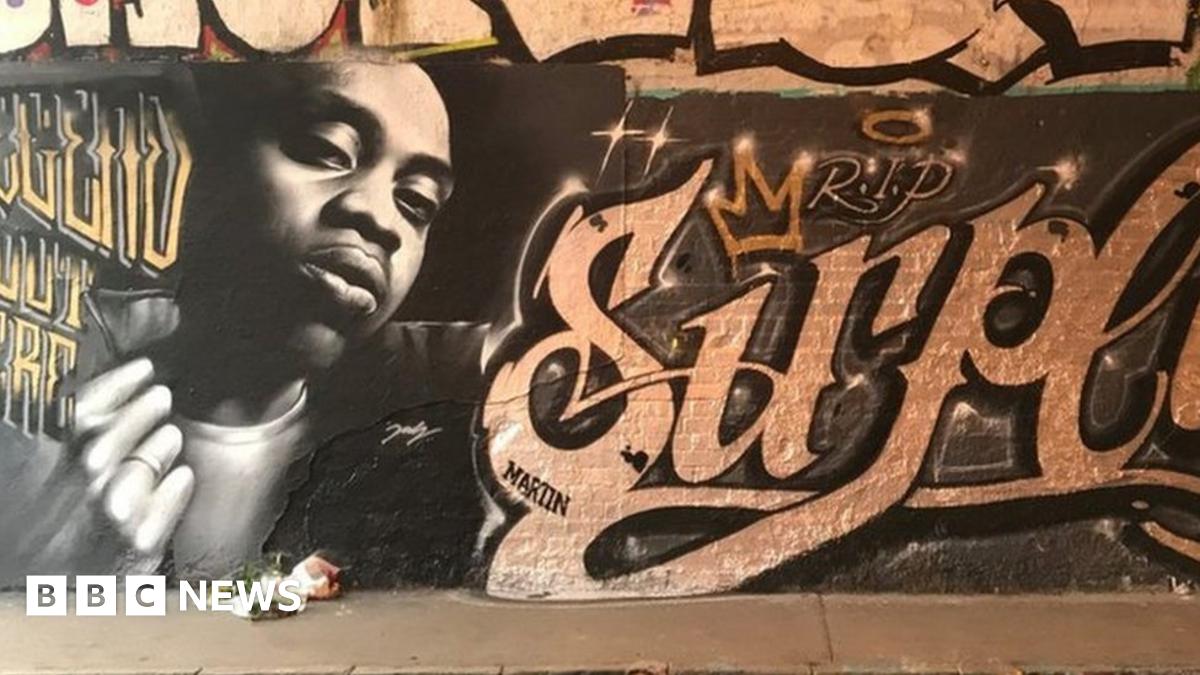 Bristol rapper SirPlus: Mural painted over by mistake - BBC News
