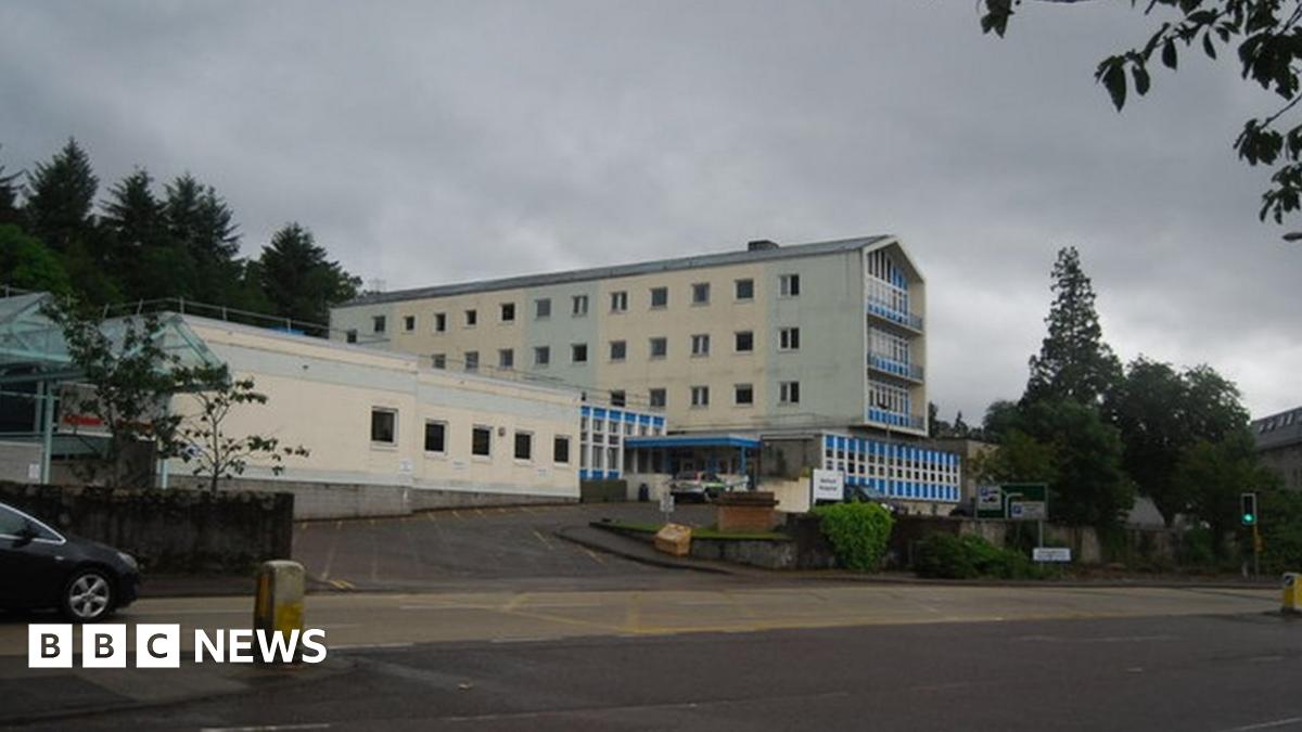 Flu shuts Belford Hospital ward to new admissions - BBC News