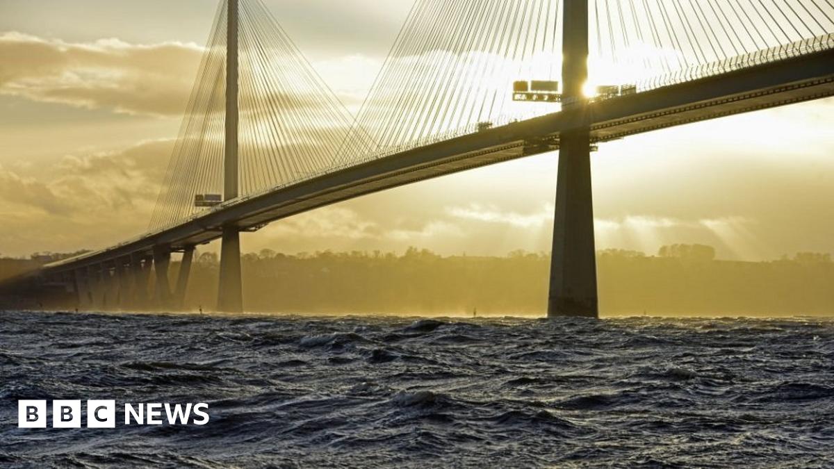 Ice sensors to be installed on Queensferry Crossing - BBC News