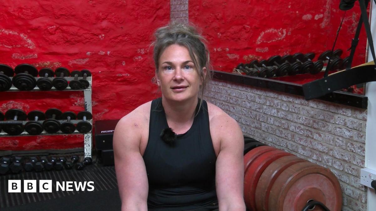 Newquay woman to compete in strongest woman competition - BBC News
