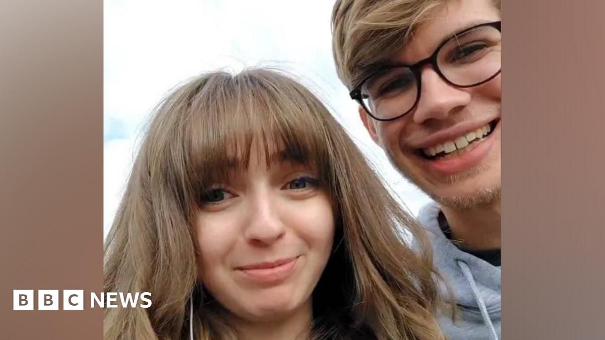 Renting: High prices force woman to live in mouldy flat - BBC News