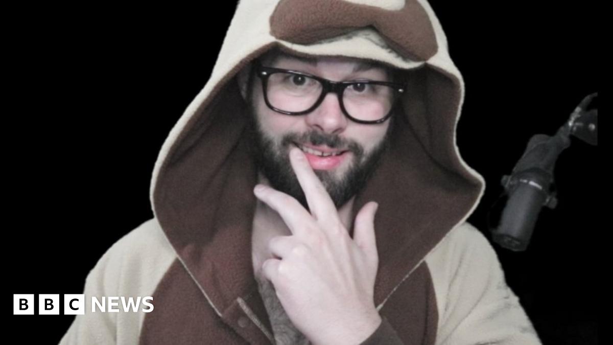 Twitch streamer Puppers, who lived with MND, dies aged 32 - BBC News