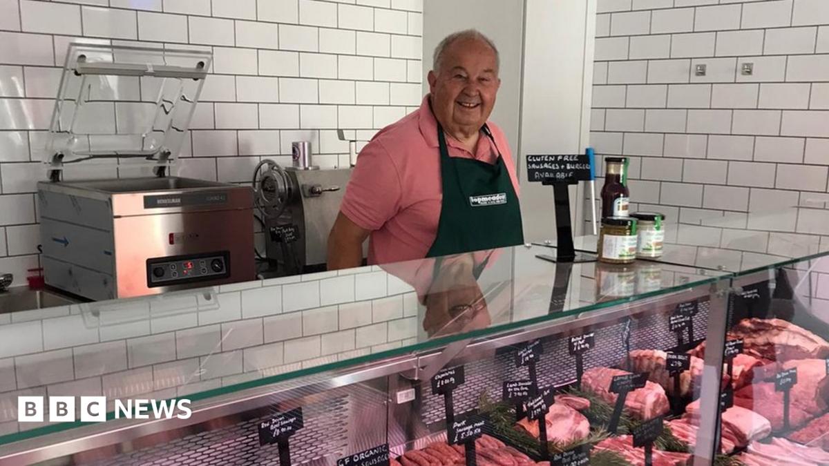 Butchers return to Barnstaple's Butchers Row 'symbolic' - BBC News