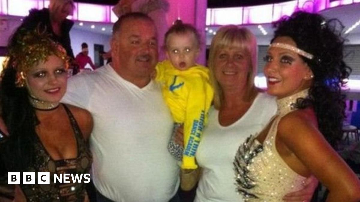 Coroner calls for 'killer' A18 road review - BBC News