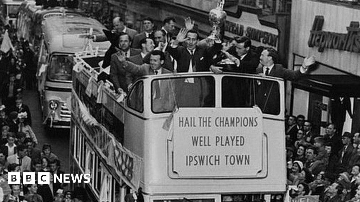 Ex-Ipswich Town star Ted Phillips dies aged 84 - BBC News
