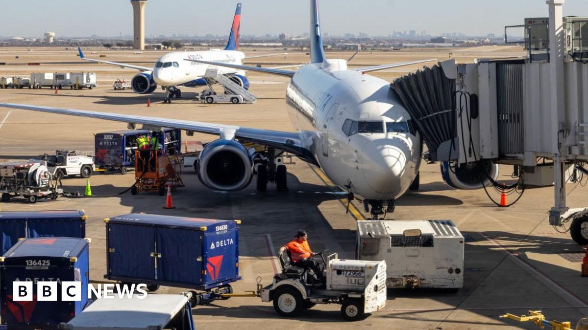 FAA outage: US airline regulators blame contractor for travel chaos ...