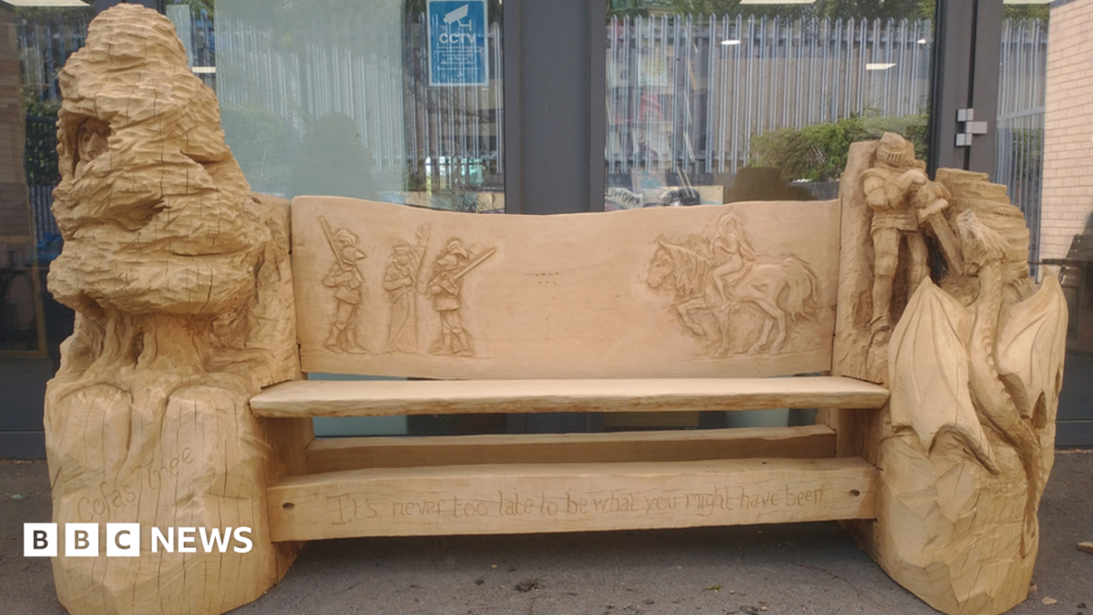 Carved reading bench to get people in Coventry reading - BBC News
