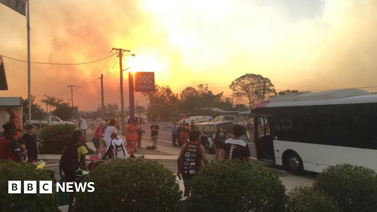 Queensland bushfires: The town spared an 'uncharted' catastrophe - BBC News