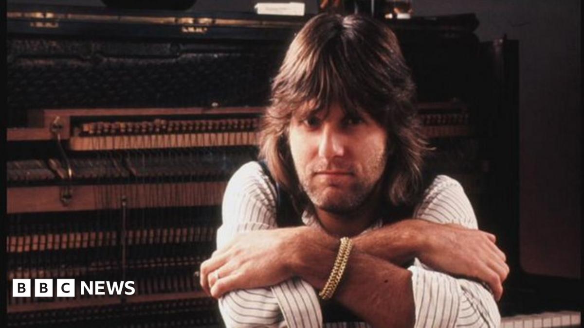Your memories of Keith Emerson - BBC News