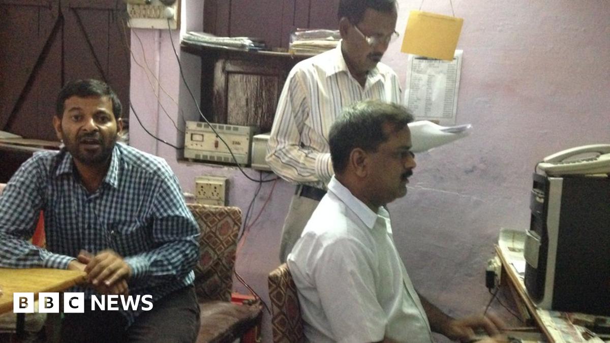 The perils of being an Indian journalist - BBC News