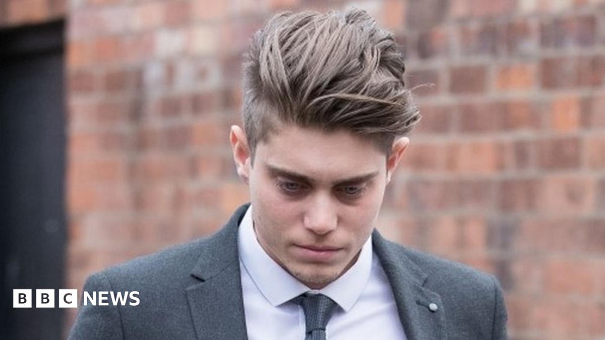 Worcestershire cricketer Alex Hepburn in court on rape charge - BBC News