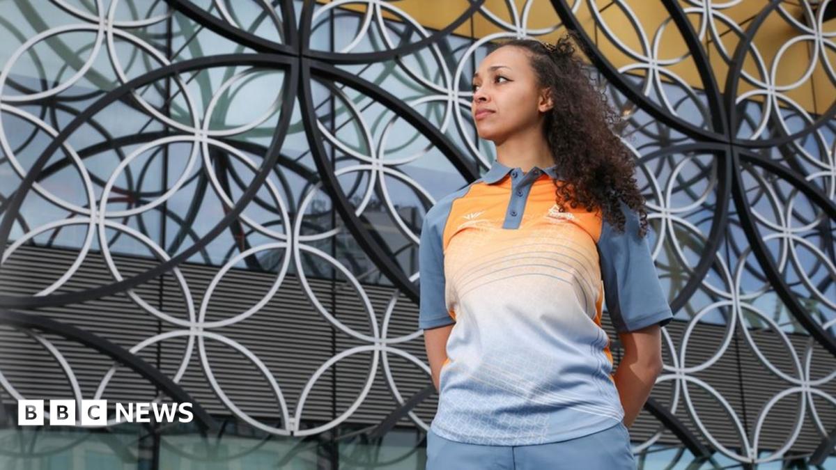 Birmingham 2022: Commonwealth Games volunteers' uniforms revealed - BBC ...
