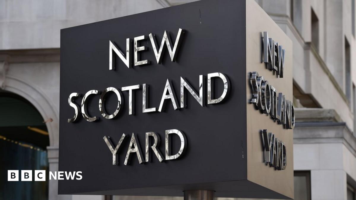 Met Police officer charged with two rapes - BBC News