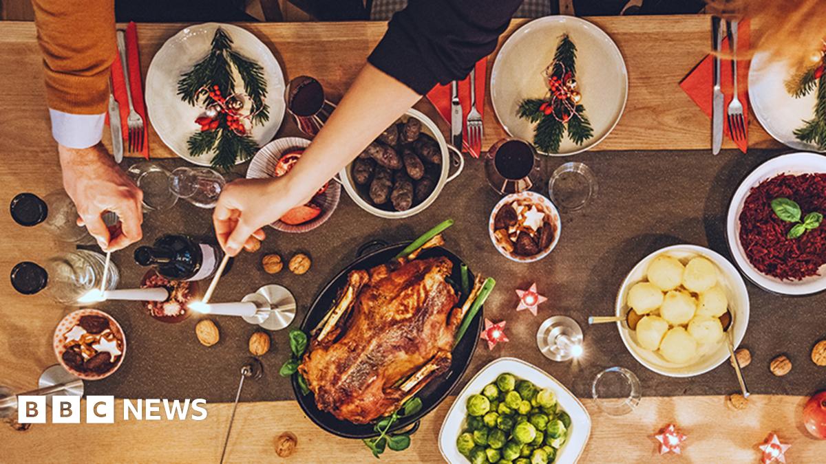 Top chefs' tips: Cooking for Christmas on a budget - BBC News
