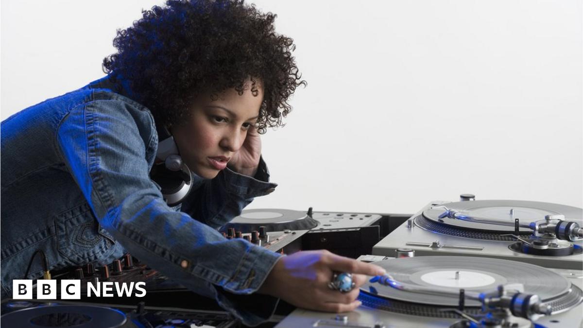 Half of women in music experience discrimination, report finds - BBC News
