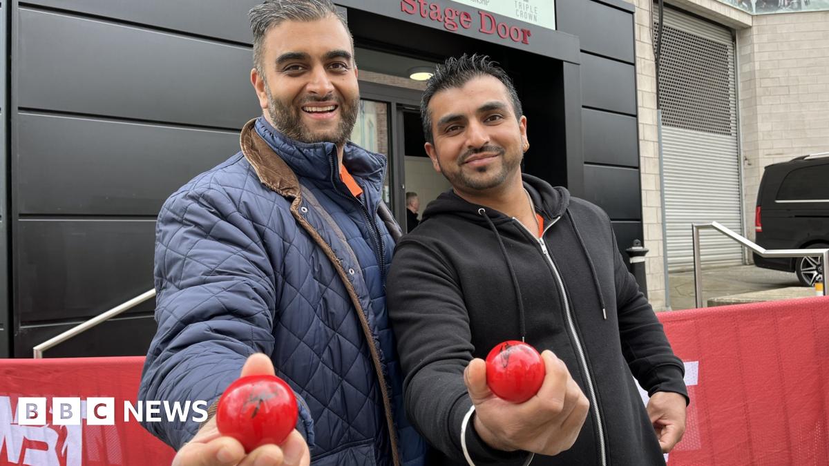 Does snooker have a future at Sheffield's famous Crucible Theatre? - BBC News