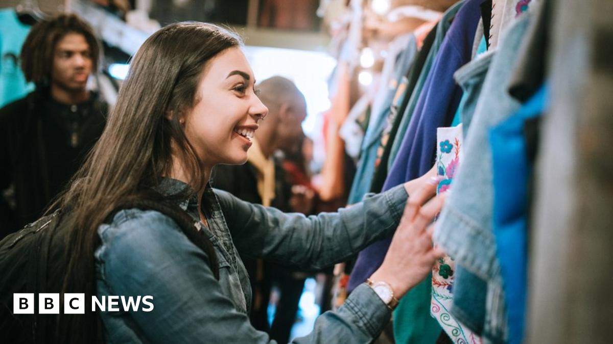 Fast fashion: Should we change how we think about clothes? - BBC News