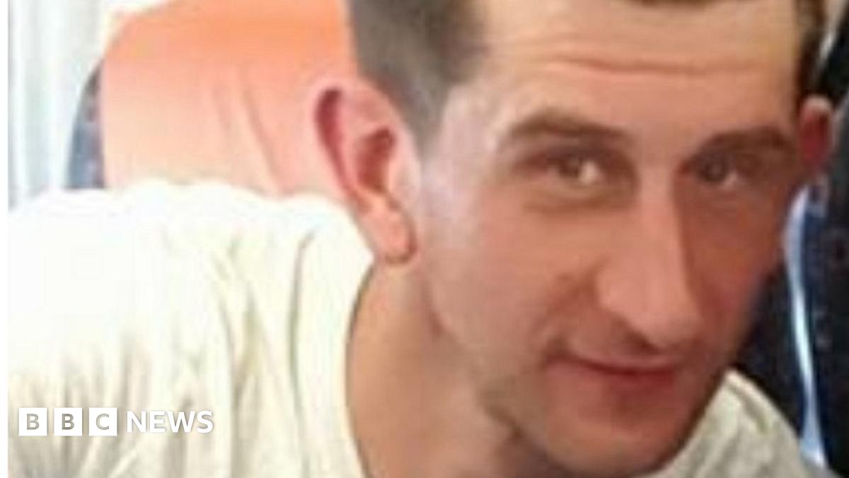 Jamie Mines: Firm fined £80,000 for electric shock - BBC News