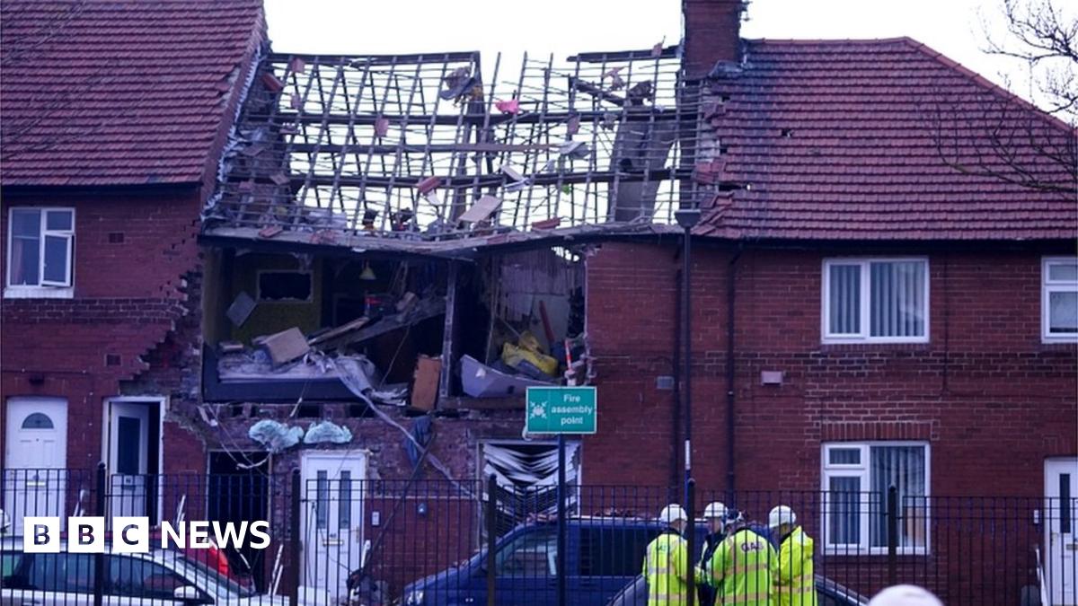 Sunderland gas explosion: One man released from hospital - BBC News