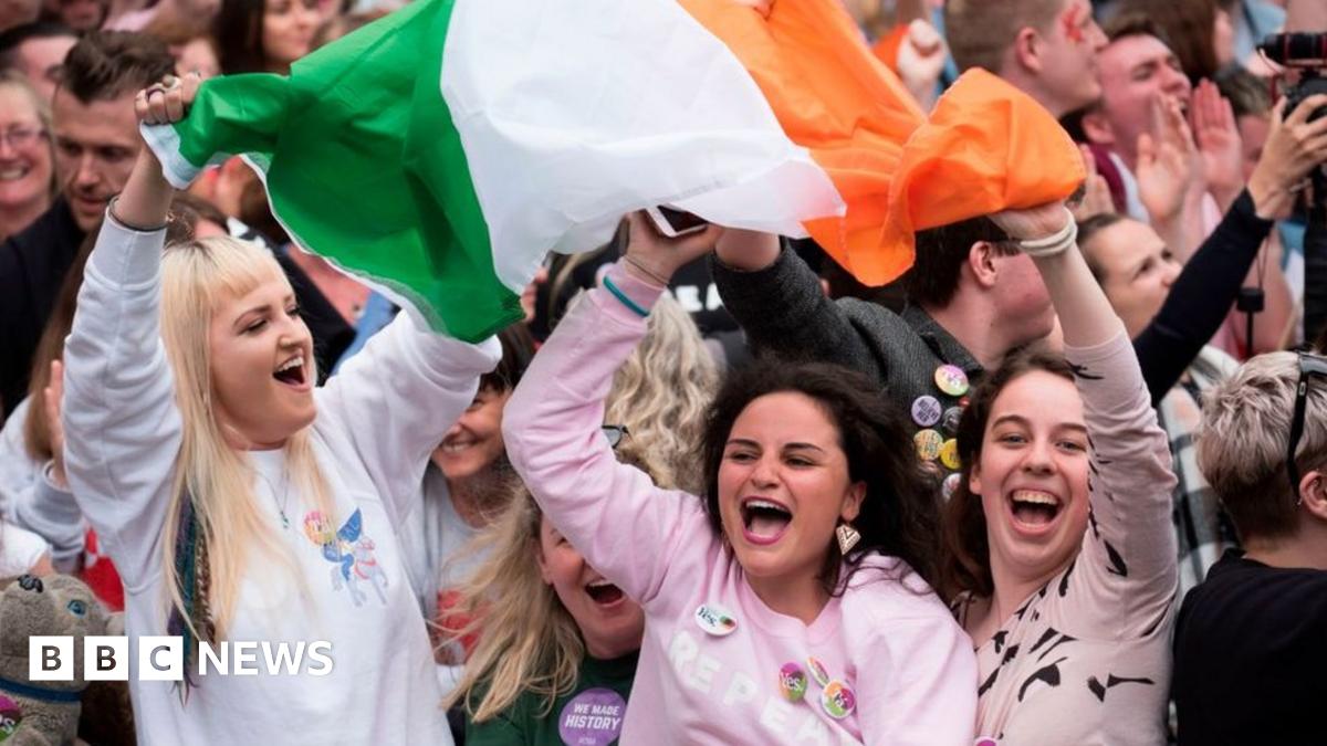 Irish abortion referendum: Ireland overturns abortion ban - BBC News