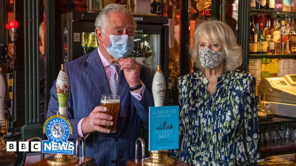 King's Coronation: Pubs to stay open longer in England and Wales - BBC News