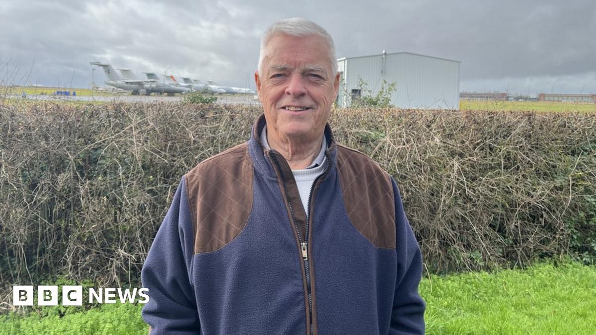 Residents concerned about new 38m Cranfield radar tower - BBC News