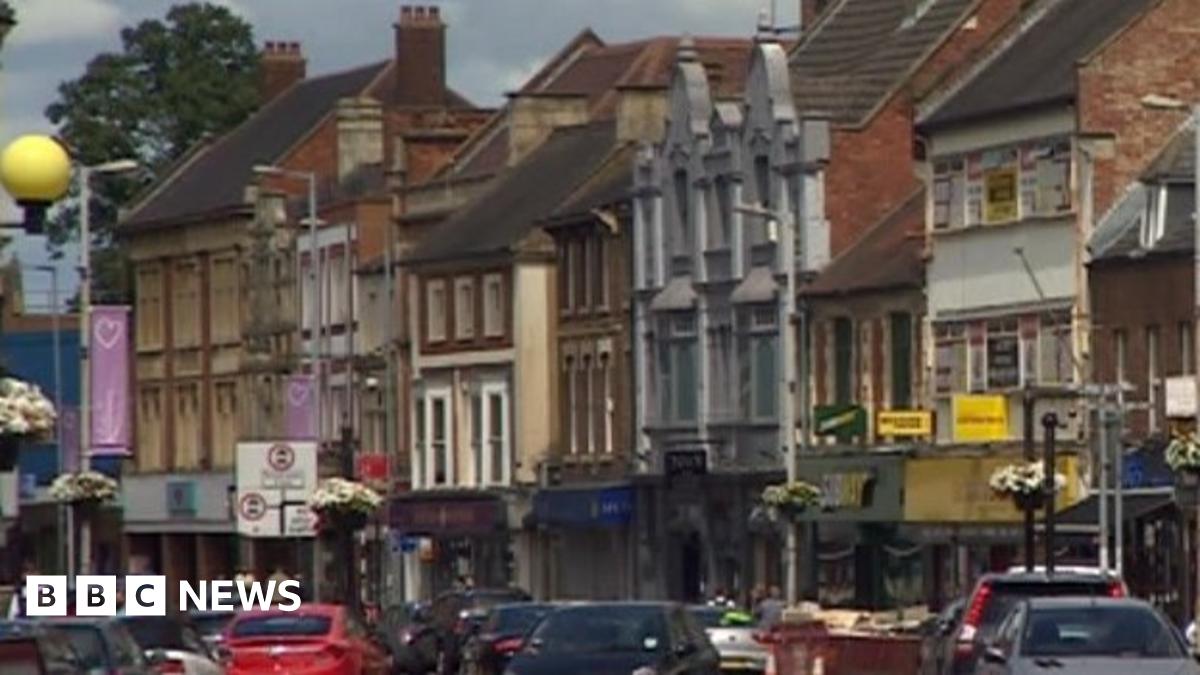 Police warning over possible Kettering drug death link - BBC News