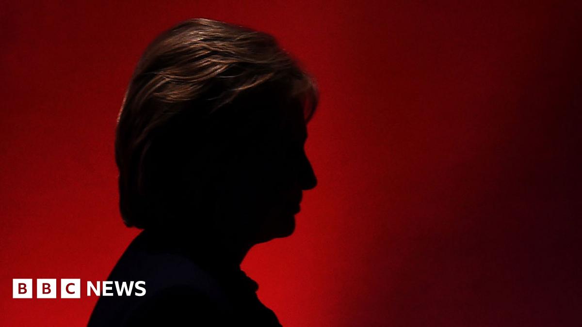 The dark depths of hatred for Hillary Clinton - BBC News