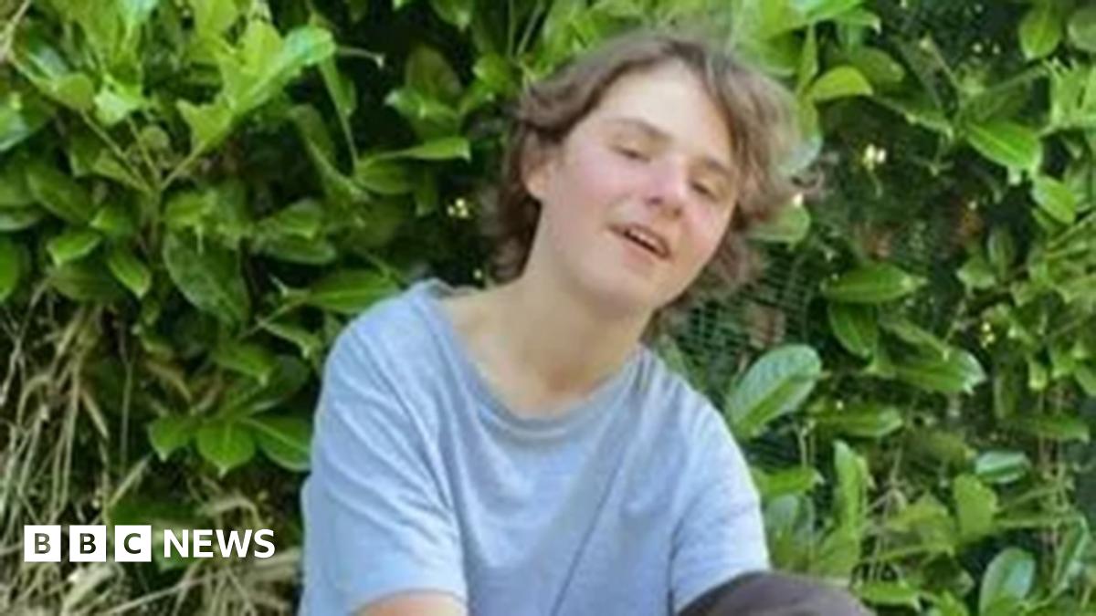 'No-one expects to wave their son off and not see them again' - BBC News