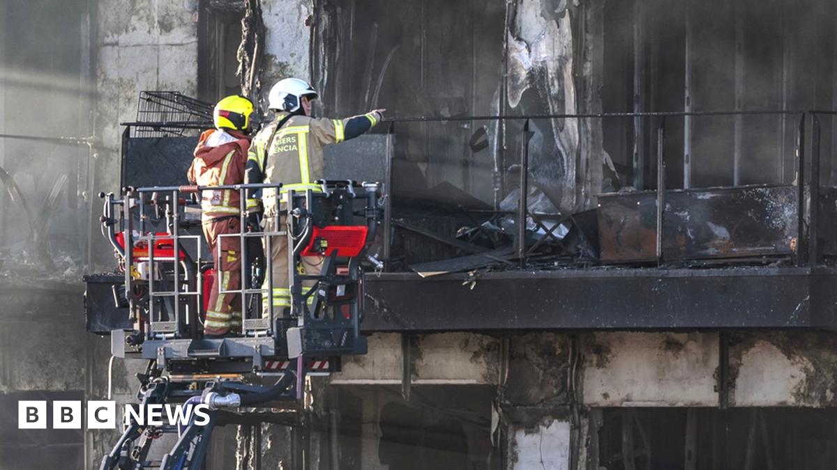 Valencia fire latest: Death toll rises after fire in Valencia apartment ...