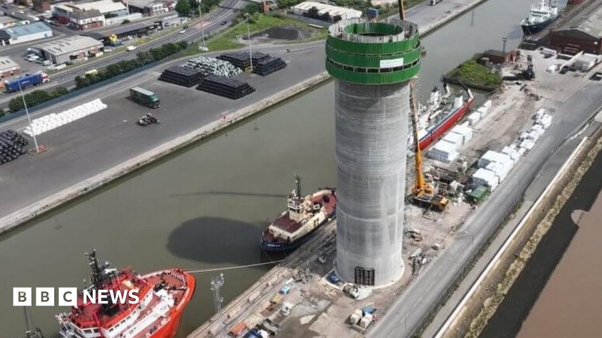Mystery concrete tower on Hull waterfront compared to KerPlunk - BBC News