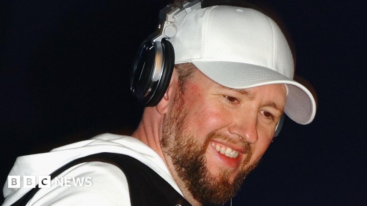 Tom Middleton: DJ's album is designed to send you to sleep - BBC News