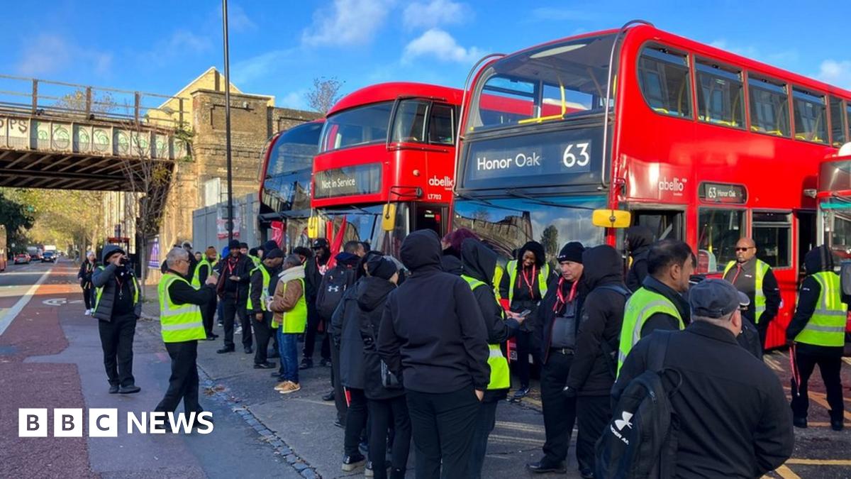 Bus strikes begin in south and west London - BBC News