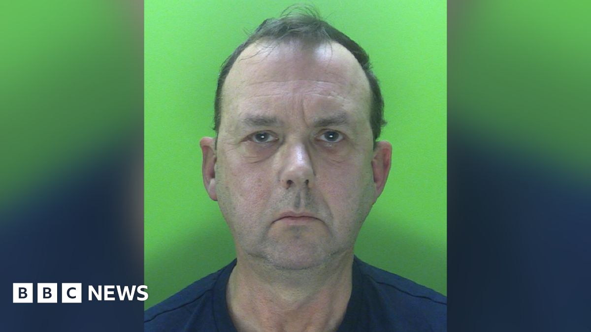 Mansfield: Man who posted explicit images of woman online jailed - BBC News