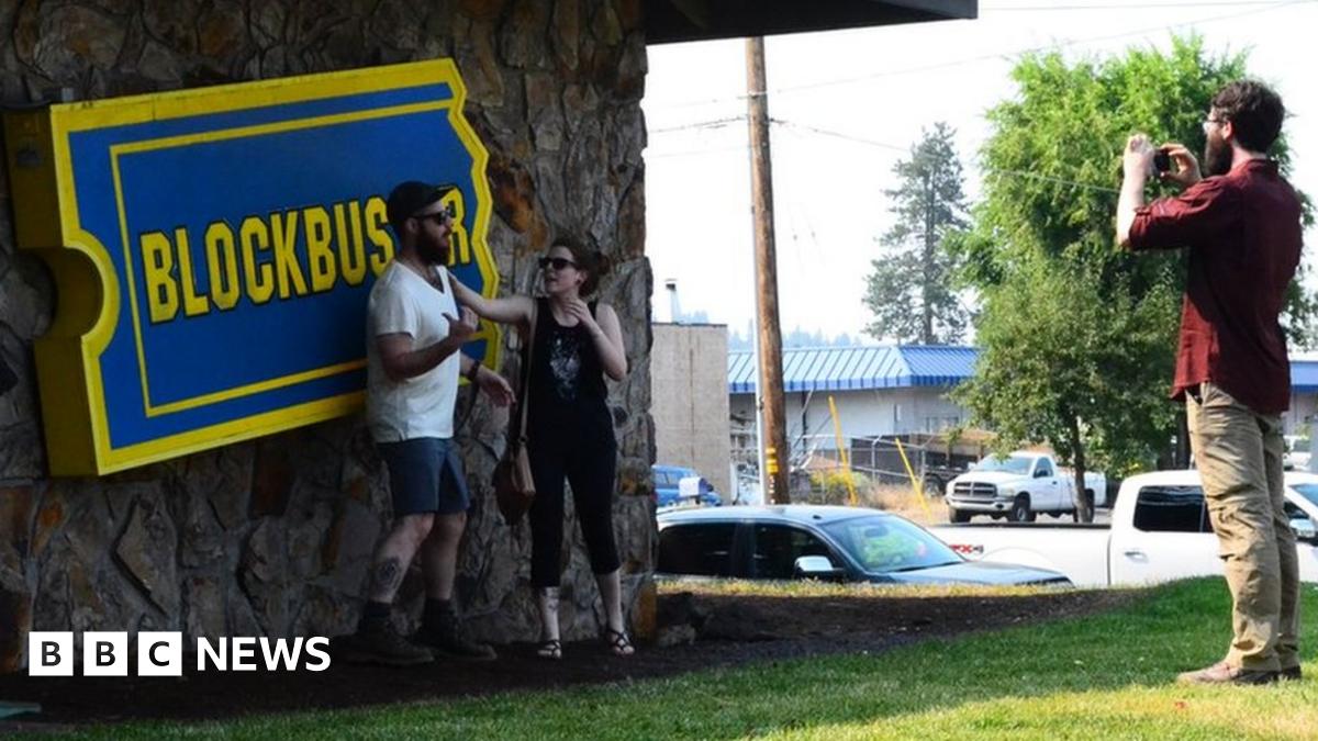The last Blockbuster: 'I'm proud that we've survived' - BBC News
