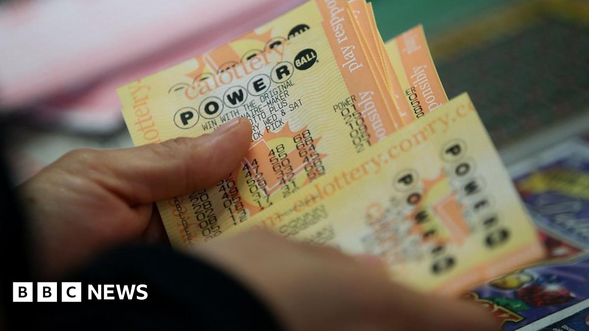 Powerball winner sues for anonymity over $560m jackpot - BBC News