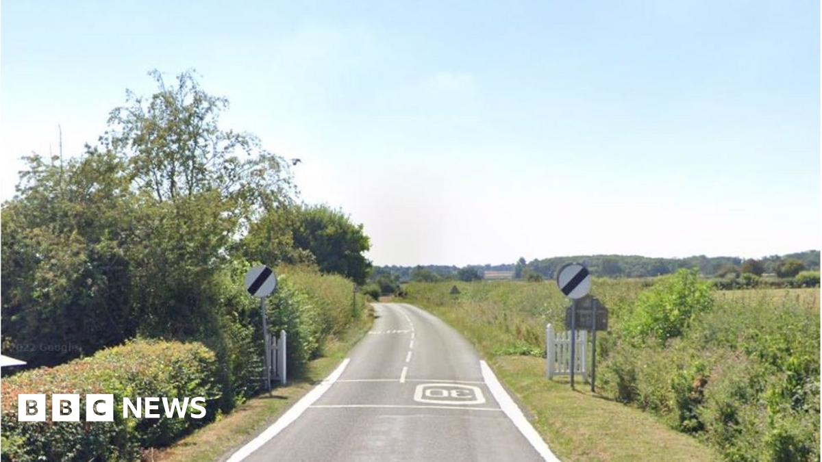 Cyclist dies in hospital from injuries after Crowle crash - BBC News
