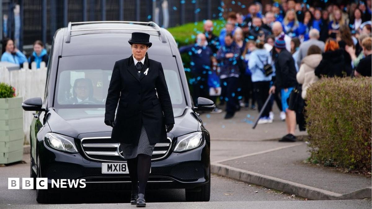 Max Dixon: Funeral for teenager killed in fatal stabbing - BBC News