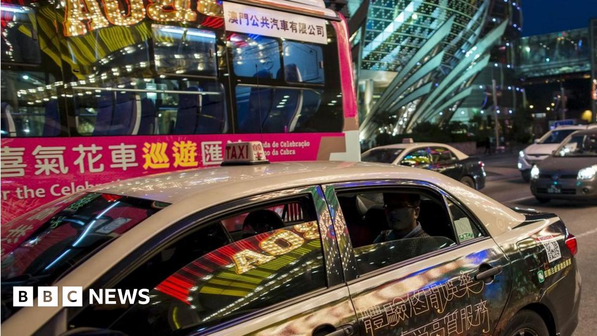 Macau customs chief death raises questions - BBC News