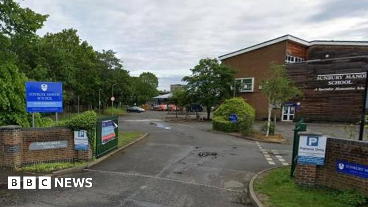 Sunbury: School rated 'inadequate' for allowing ‘racist banter’ - BBC News
